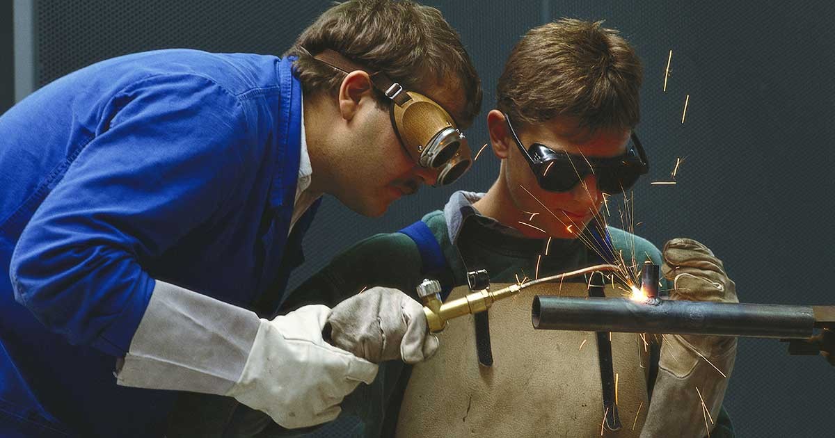 Clash of the manifestos: the quality of apprenticeships – Full Fact