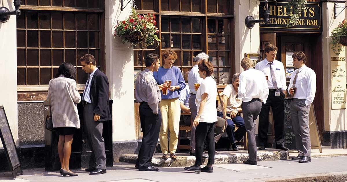 The Pro-sesh-ional classes: Do wealthy people drink more regularly ...