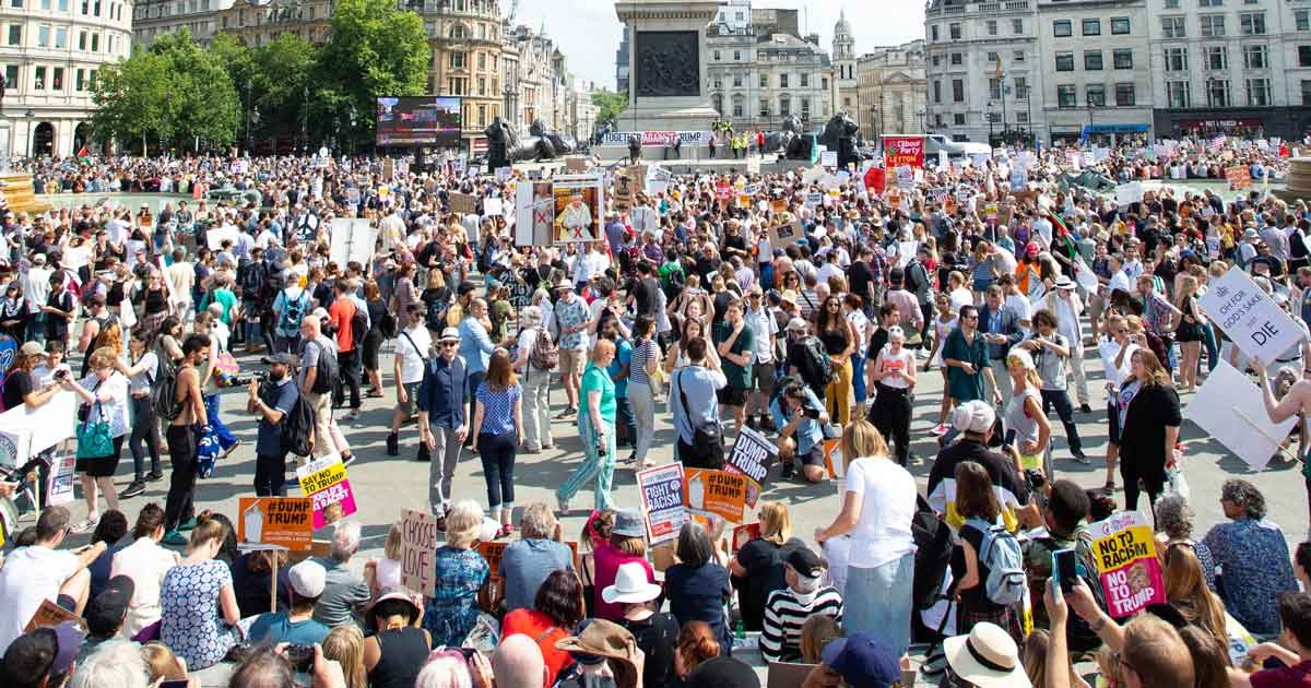 These videos of pro- and anti-Trump protests in the UK are from last ...