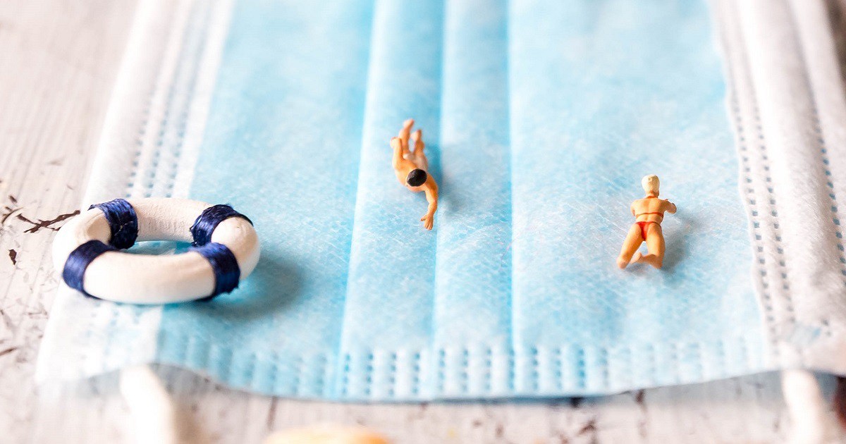 Photos of swimming pool with social distancing screens is genuine ...