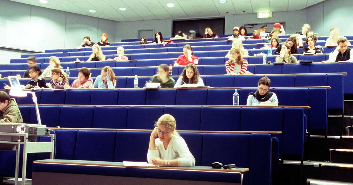 Are more working class students dropping out of university? – Full Fact