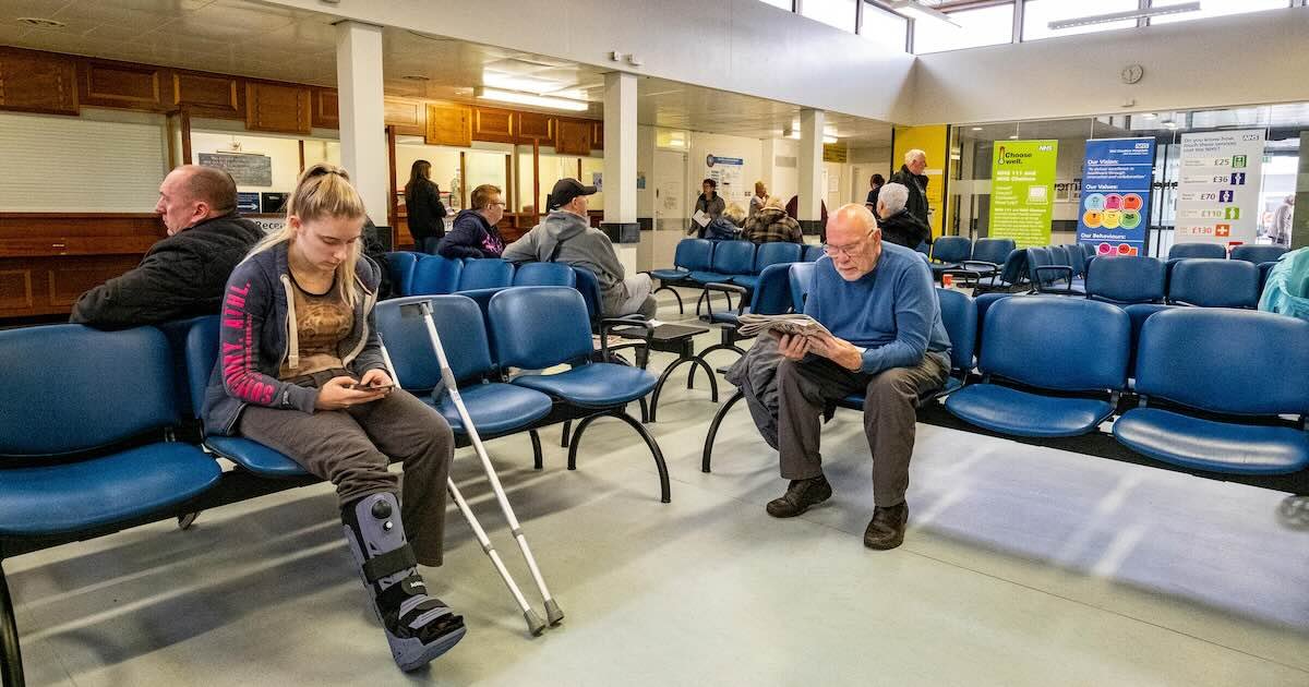 NHS England report on waiting lists confuses patients and cases – Full Fact