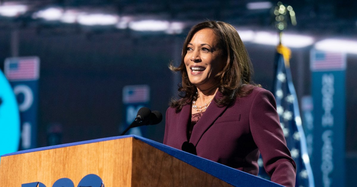 No evidence Kamala Harris was wearing earphone earrings during ...