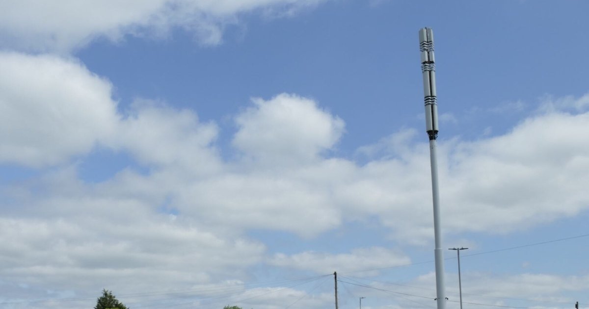 Inaccurate poster warning about 5G health risks circulates again – Full ...