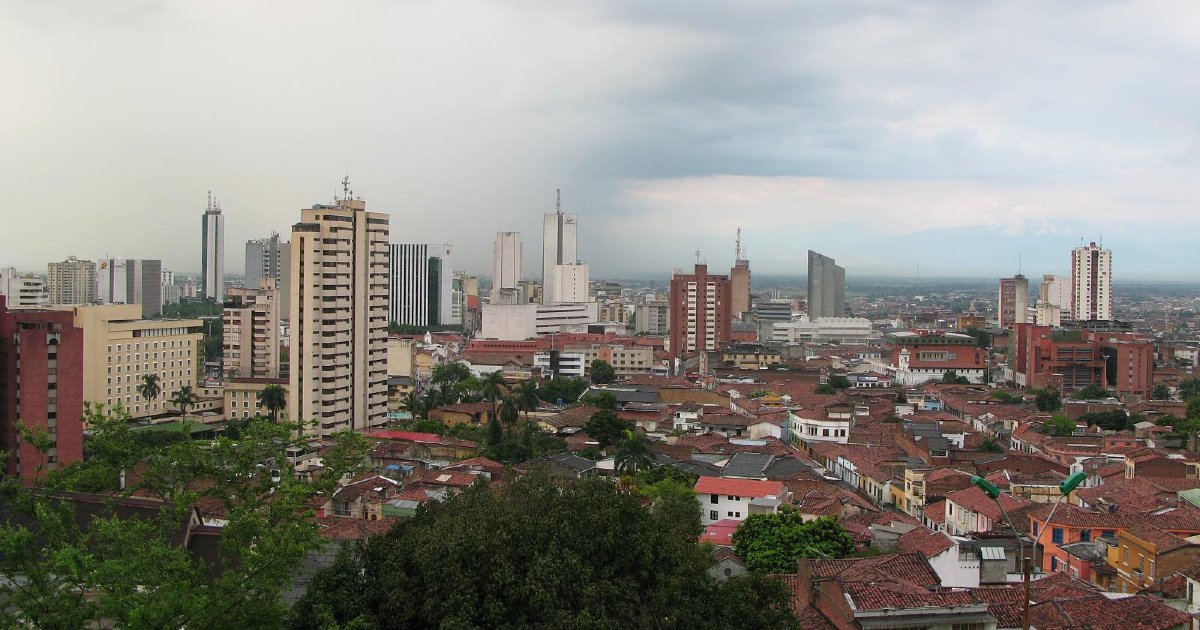 Picture of woman buried neck-deep doesn’t show Iran stoning – Full Fact