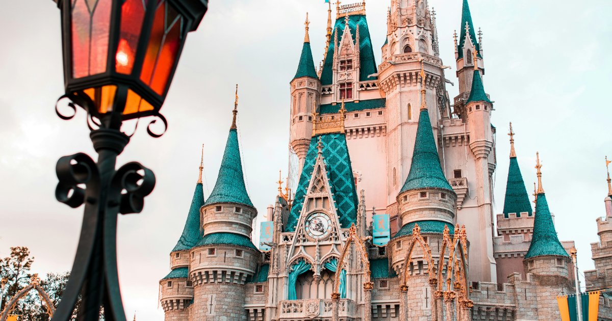 Pictures of ‘flooded Disney World’ are likely AI-generated – Full Fact