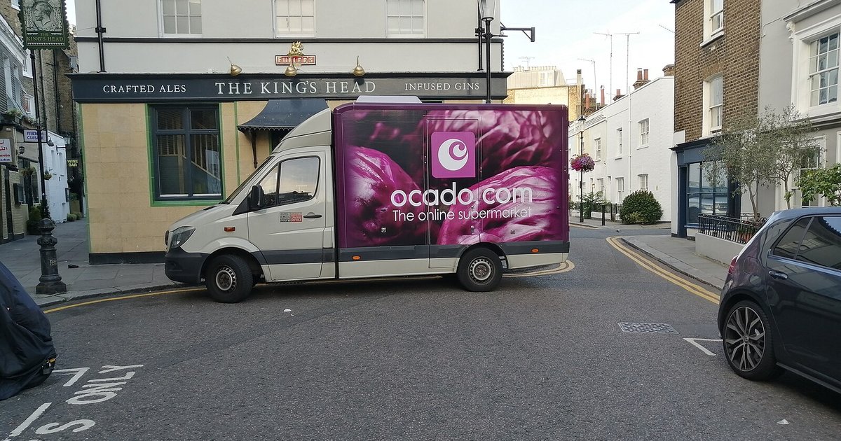 Video shows diesel, not electric, van on fire – Full Fact