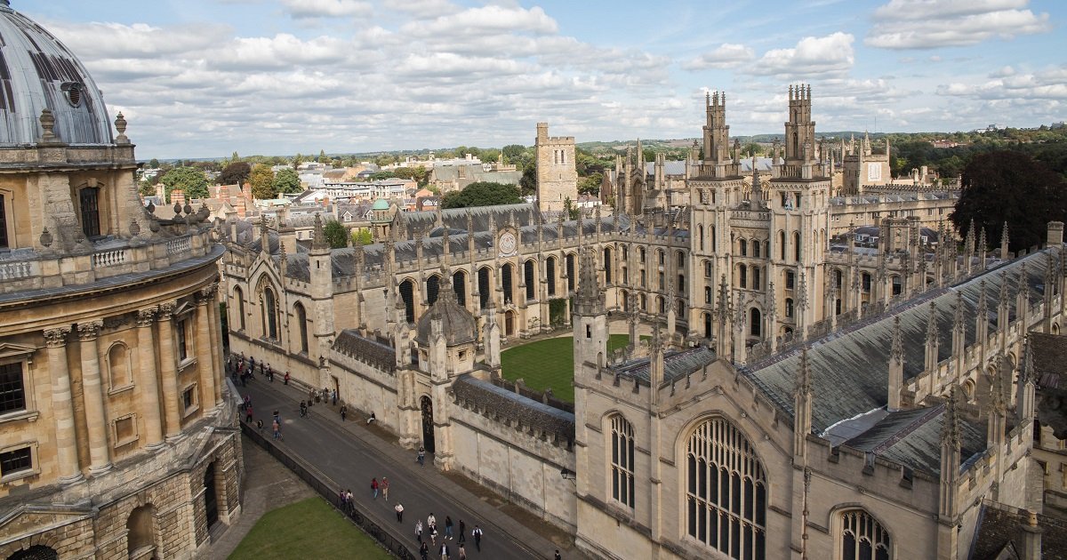 Dominic Cummings is not in this picture of the Bullingdon Club – Full Fact