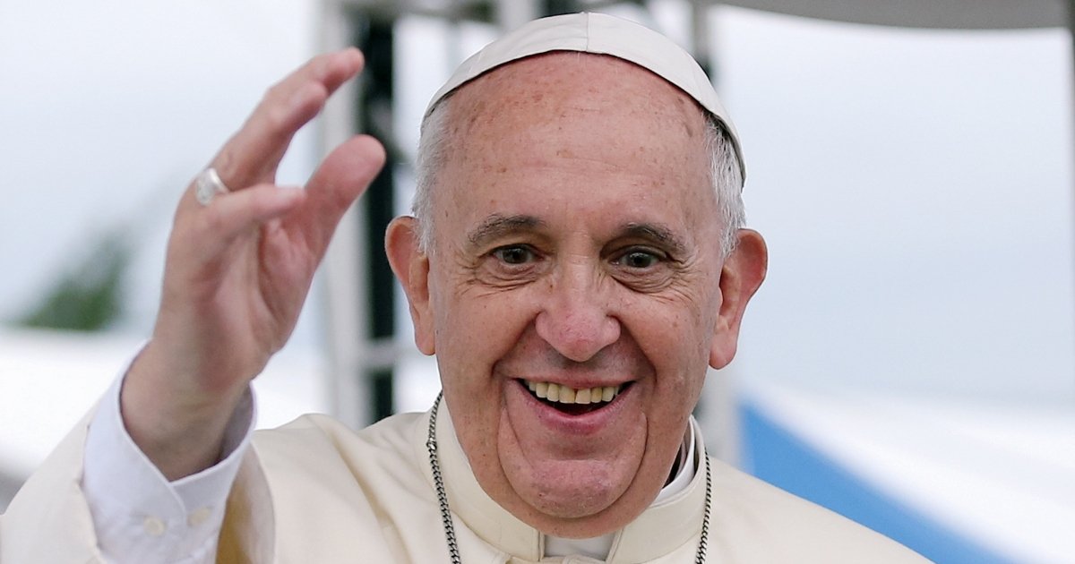 Viral pictures of Pope Francis wearing puffer jacket are AI-generated ...